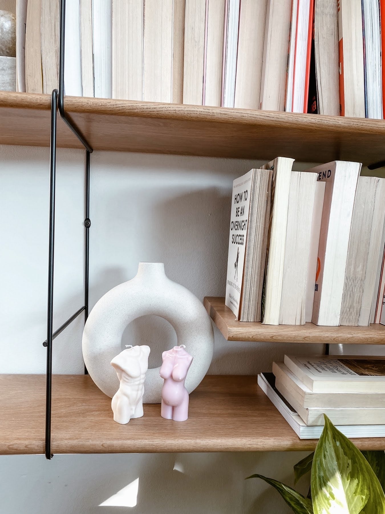 Men's body candle "Amari" decoration made of soy wax | Makagi